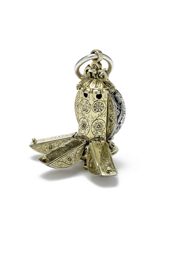 76 Pomander EN - Kunstkammer Georg Laue